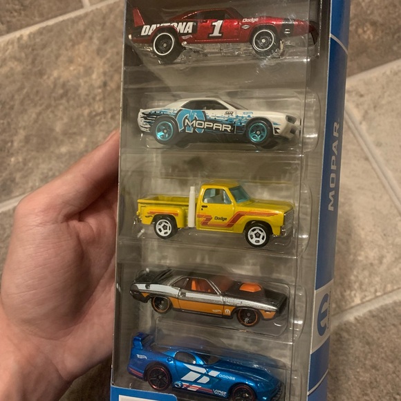 Mattel | Toys | Hot Wheels Mopar 5 Pack Dodge Challenger Srt8 Hemi ...